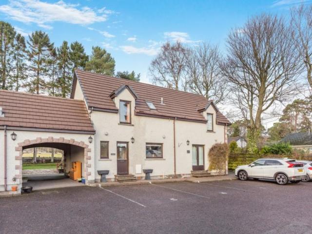 2 Bedroom House Newtonmore Newtonmore 100444971