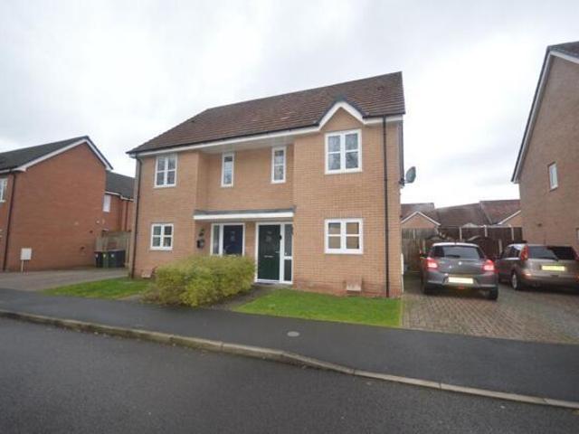 2 Bedroom House Snedshill Snedshill LS100132236