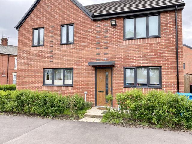 2 Bedroom House Salford Salford LS101100184