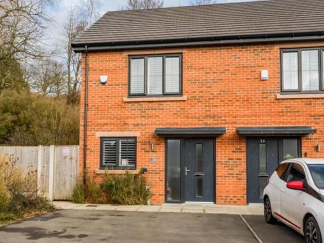 2 Bedroom House Salford Salford LS98969239