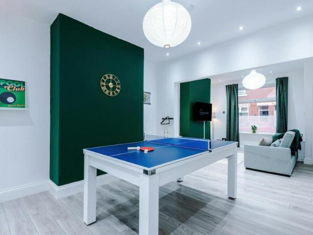 2 Bedroom House Salford Salford 89446611