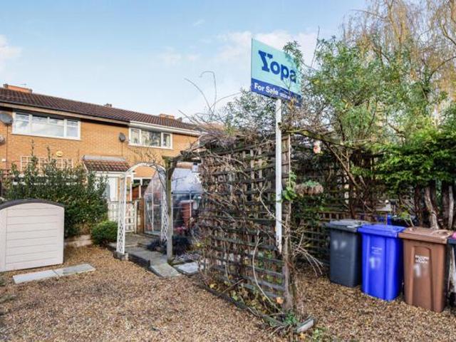 2 Bedroom House Salford Salford 98834650