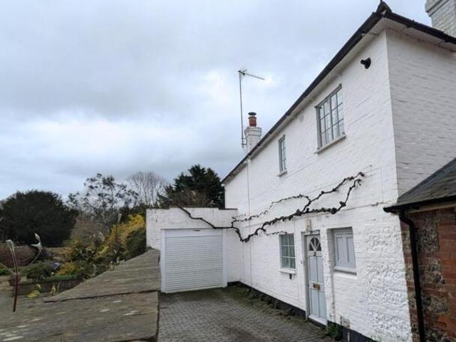 2 Bedroom House Salisbury Wiltshire 101675331