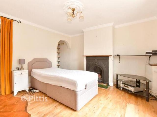 2 Bedroom House Sandown Isle Of Wight LS99774031