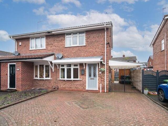 2 Bedroom House Sandwell Sandwell LS100342948