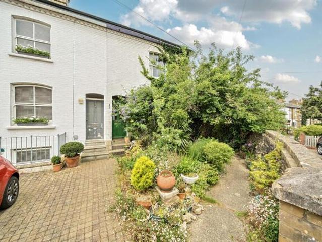 2 Bedroom House Sevenoaks Kent LS100786618