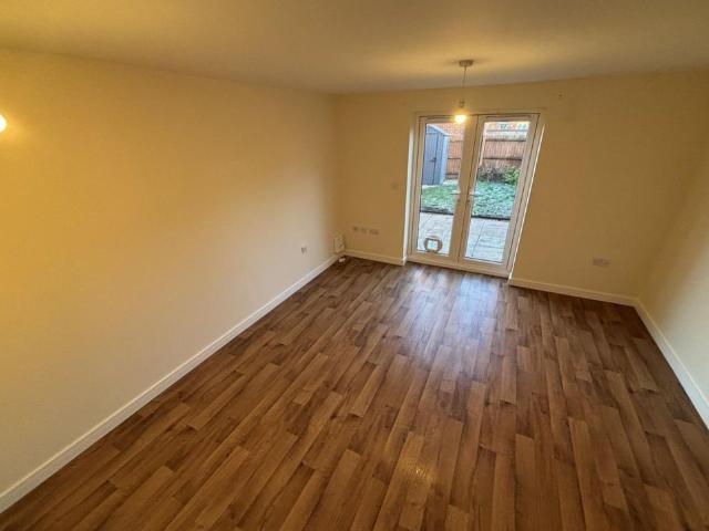 2 bedroom house semi detached to rent