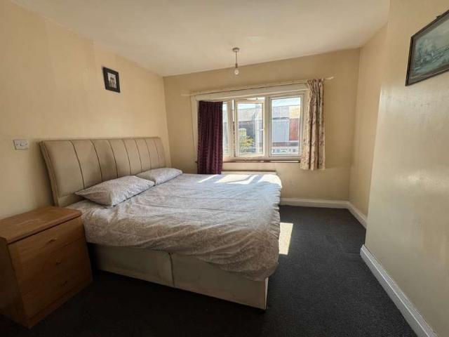 2 Bedroom House Share