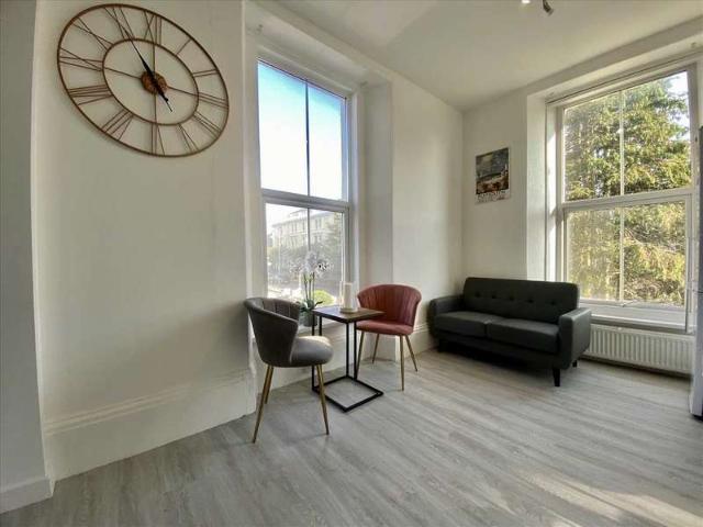 2 Bedroom House Share