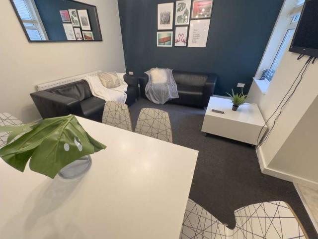 2 Bedroom House Share