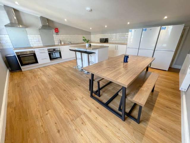 2 Bedroom House Share