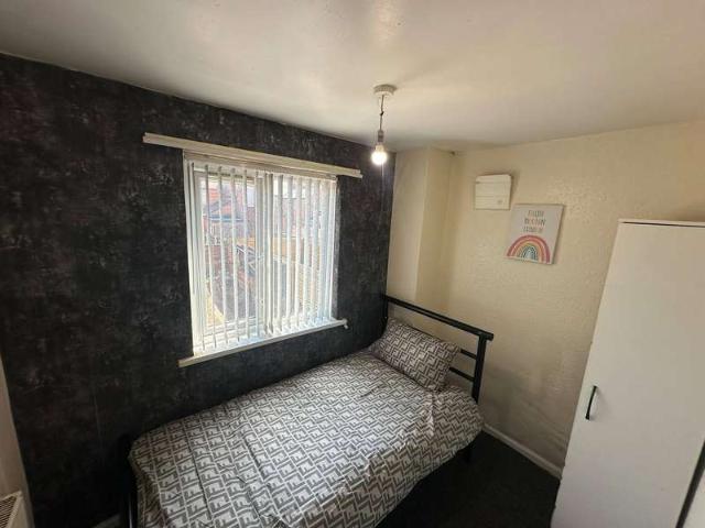 2 Bedroom House Share