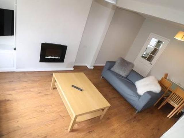 2 bedroom house share for rent in Edge Grove Chester CH2