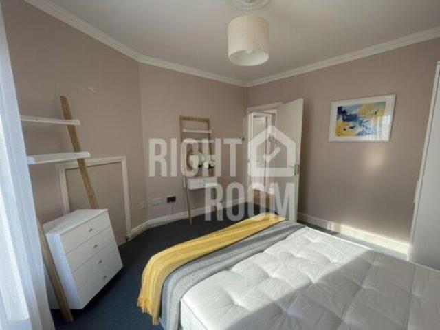 2 bedroom house share for rent in Flat 23, Brook House, NW1