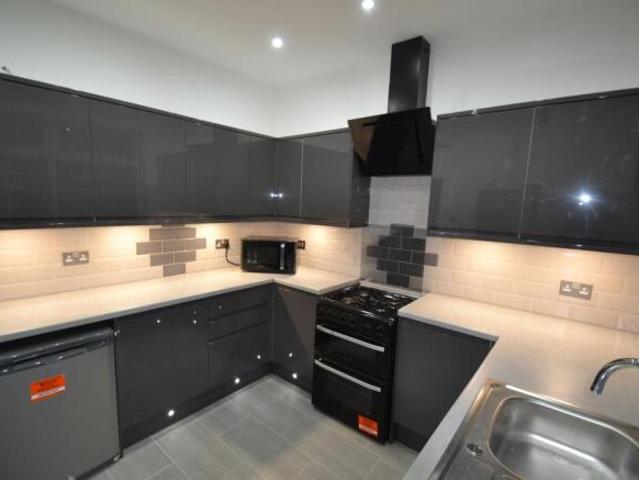 2 bedroom house share for rent in Scarsdale Road, Manchester, M14