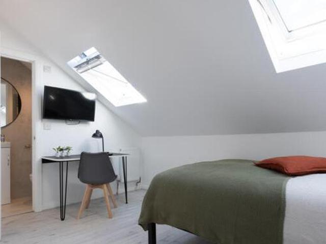 2 Bedroom House Share For Rent In Swansea, Wales