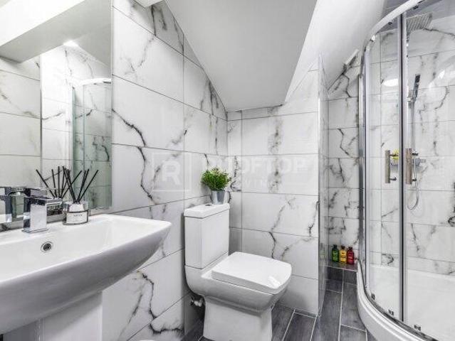 2 bedroom house share for rent in Queens Road, LS6