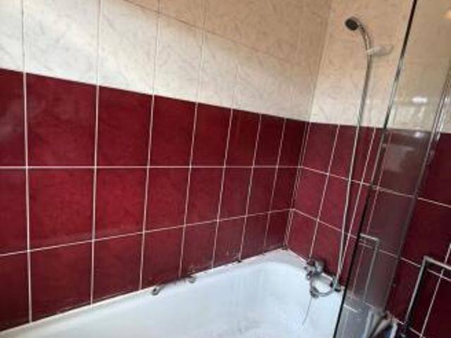 2 bedroom house share for rent in Room Available In Sparkhill B11