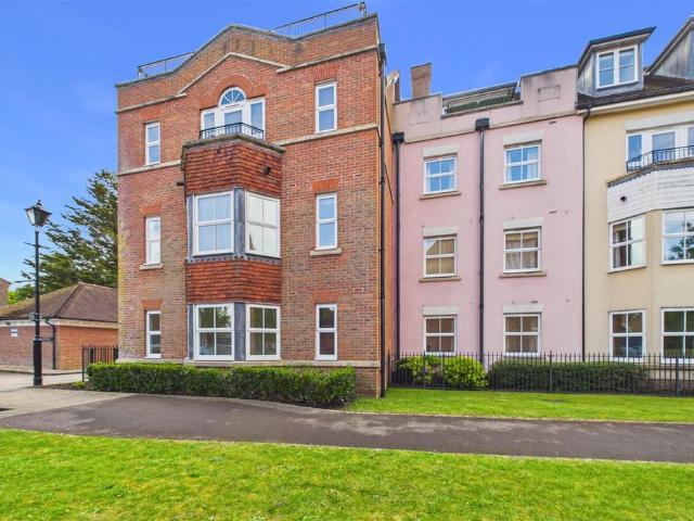 2 bedroom house share for sale