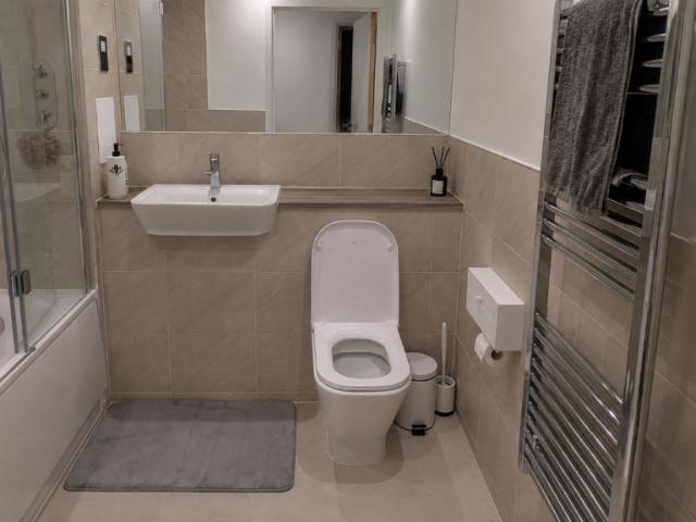 2 bedroom house share to rent