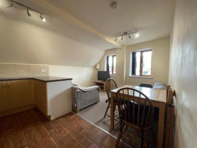 2 bedroom house share to rent
