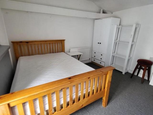 1 bedroom house share to rent