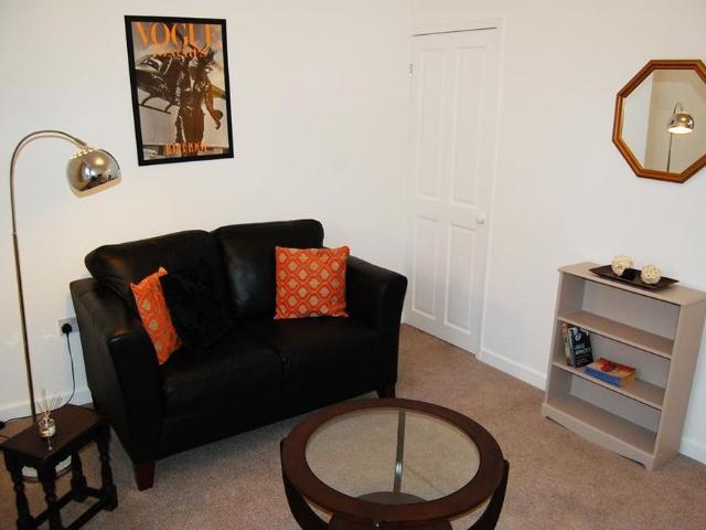 2 bedroom house share to rent