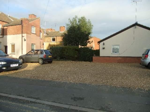 2 bedroom house share to rent