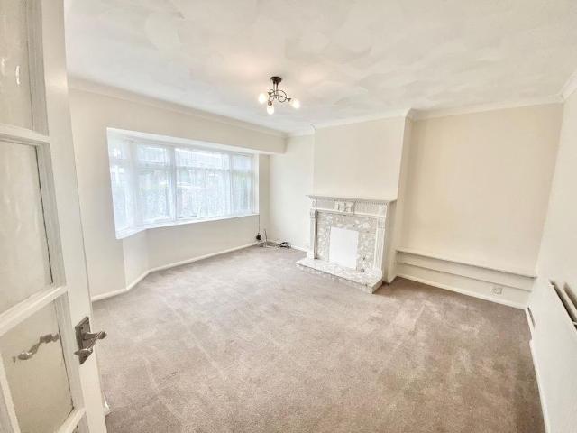 2 bedroom house share to rent