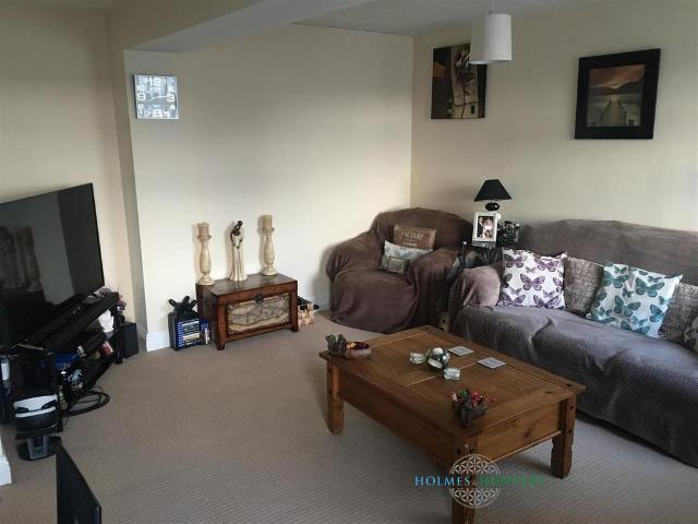 2 bedroom house share to rent
