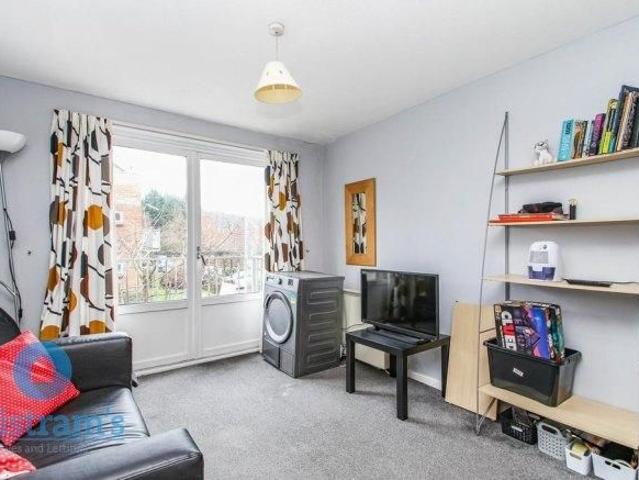 2 bedroom house share to rent