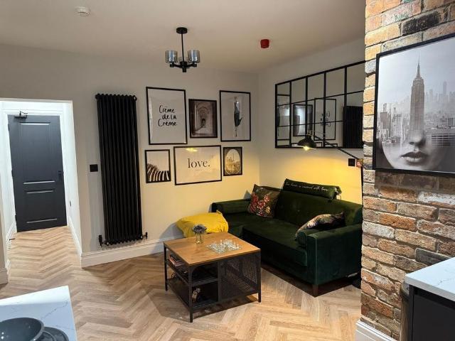 2 bedroom house share to rent