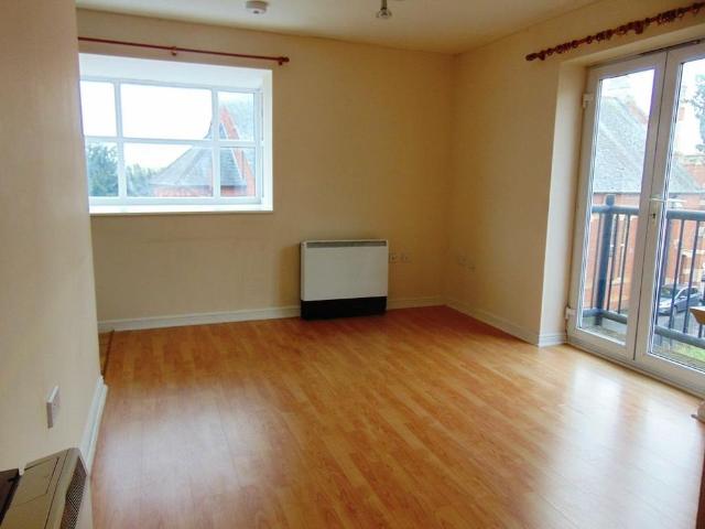 2 bedroom house share to rent