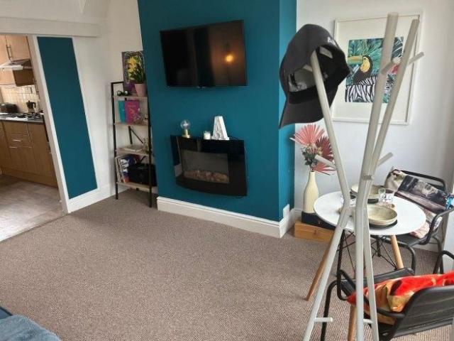 2 bedroom house share to rent