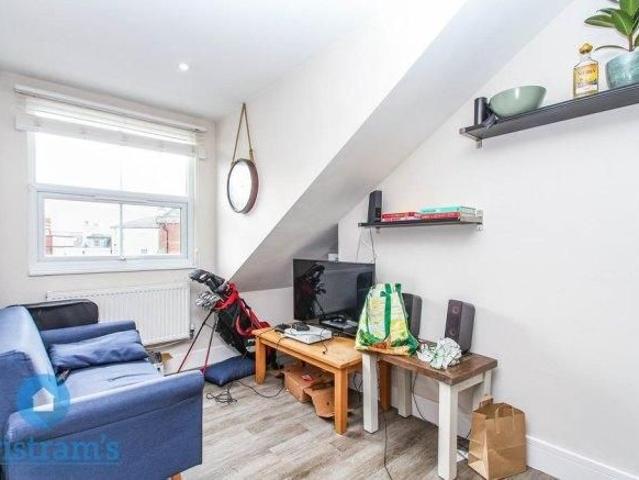 2 bedroom house share to rent