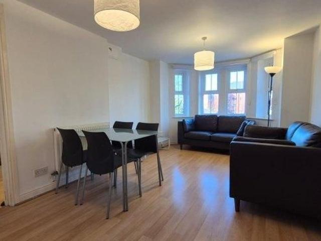 2 bedroom house share to rent