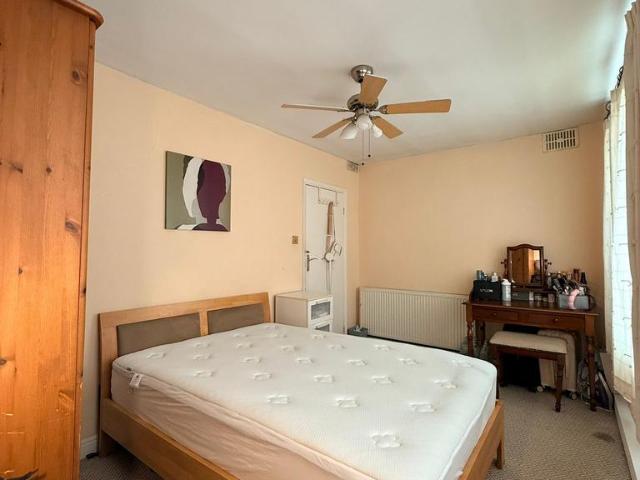 2 bedroom house share to rent