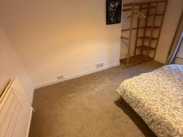 2 bedroom house share to rent