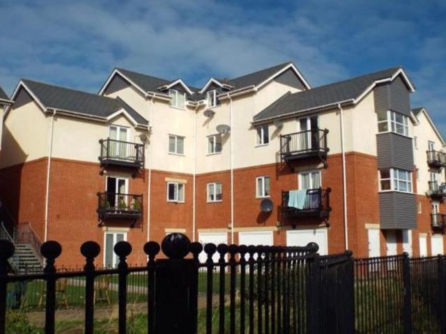 2 bedroom house share to rent