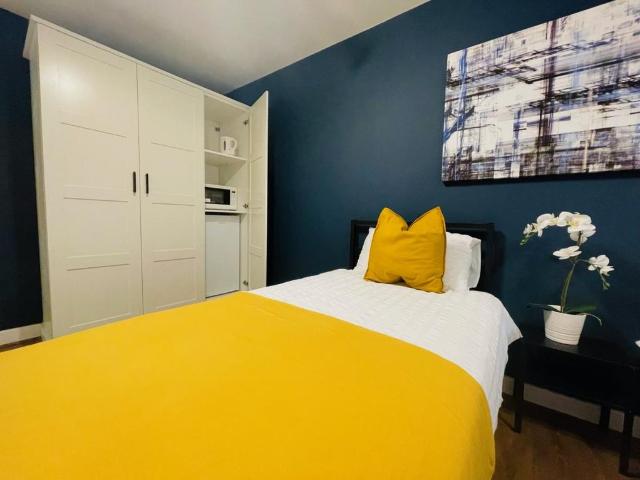 2 bedroom house share to rent
