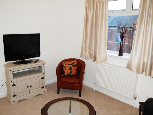 2 bedroom house share to rent