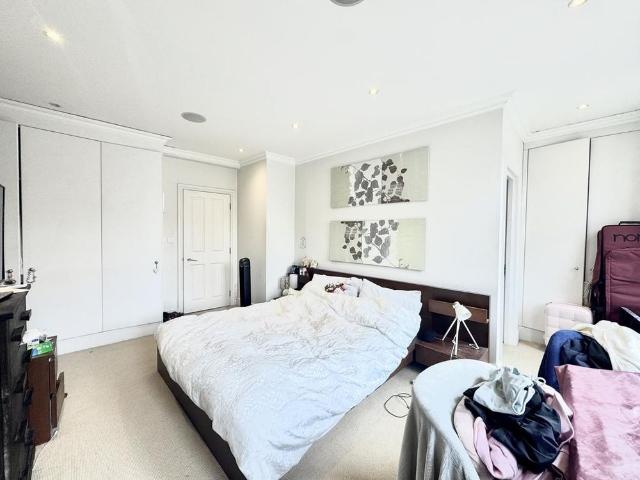 2 bedroom house share to rent