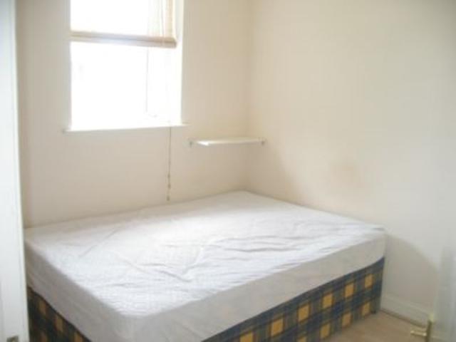2 bedroom house share to rent