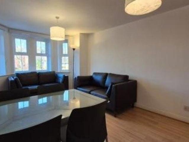 2 bedroom house share to rent
