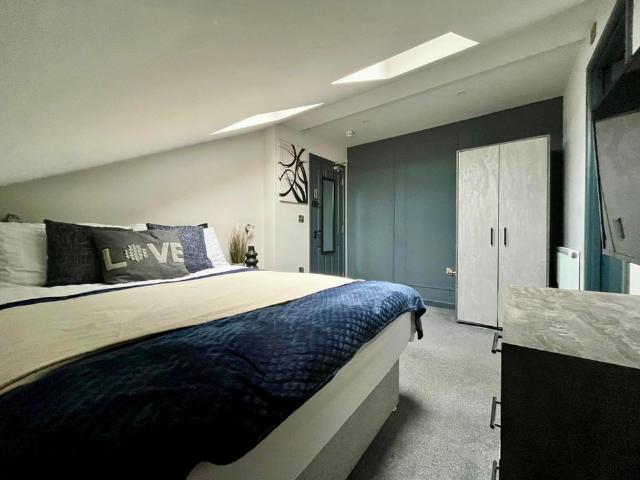 2 bedroom house share to rent