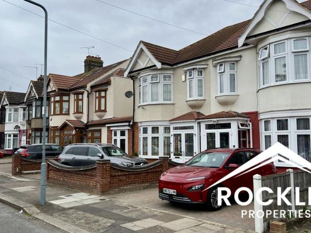 2 bedroom house share to rent