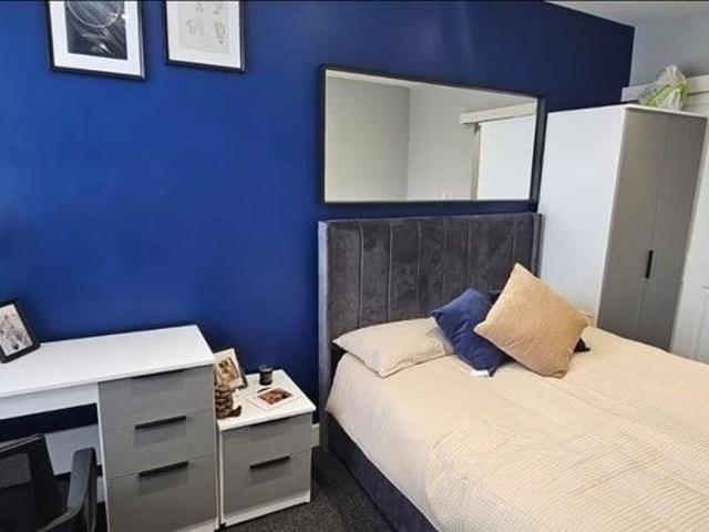 2 bedroom house share to rent