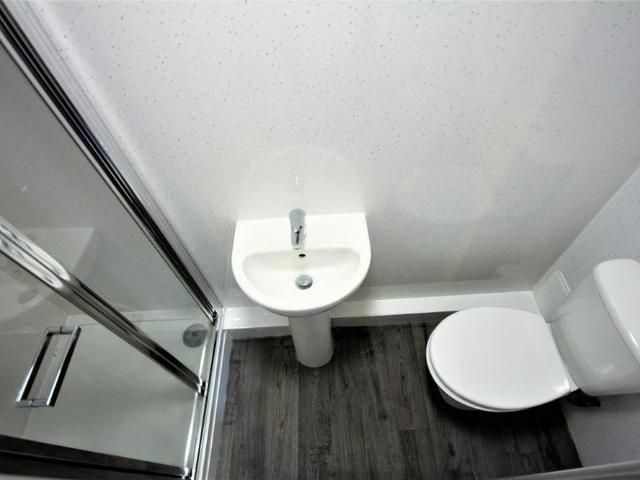 2 bedroom house share to rent
