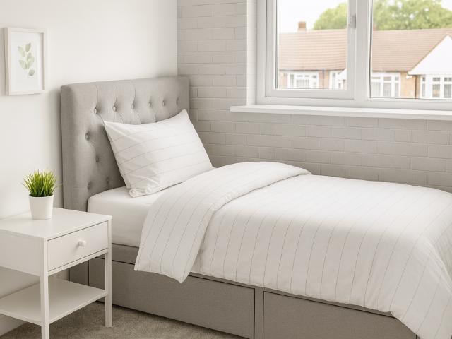 2 bedroom house share to rent