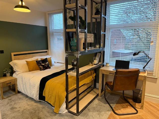 2 bedroom house share to rent